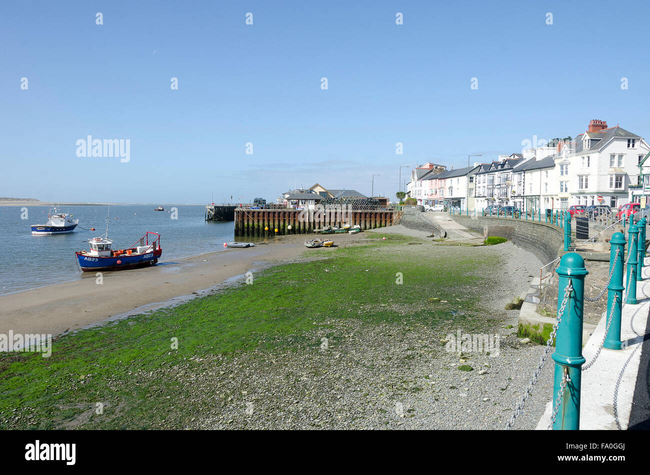 Beach waterfront and houses, Aberdyfi, or Aberdovey, River Dyfi ...