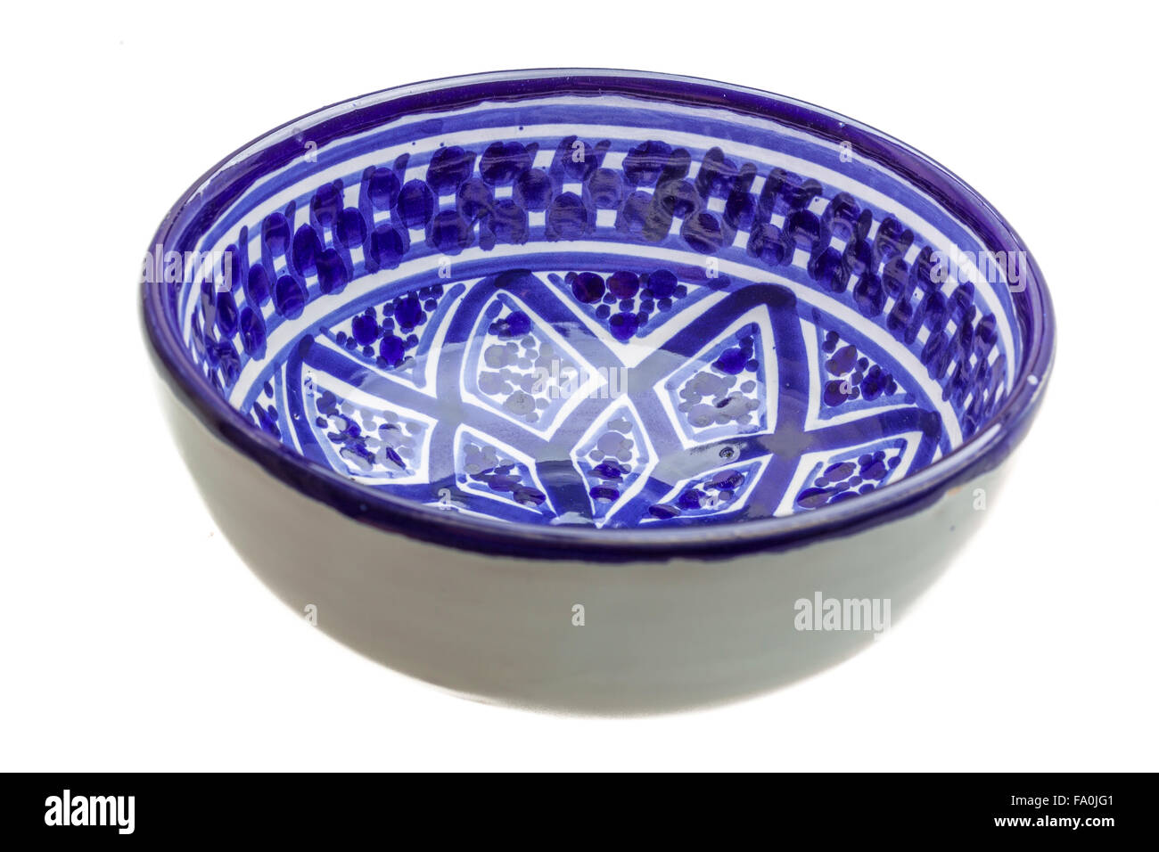 Empty ceramic bowl isolated Stock Photo - Alamy