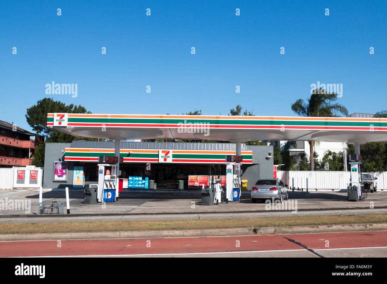 7 11 gas station High Resolution Stock Photography and Images - Alamy
