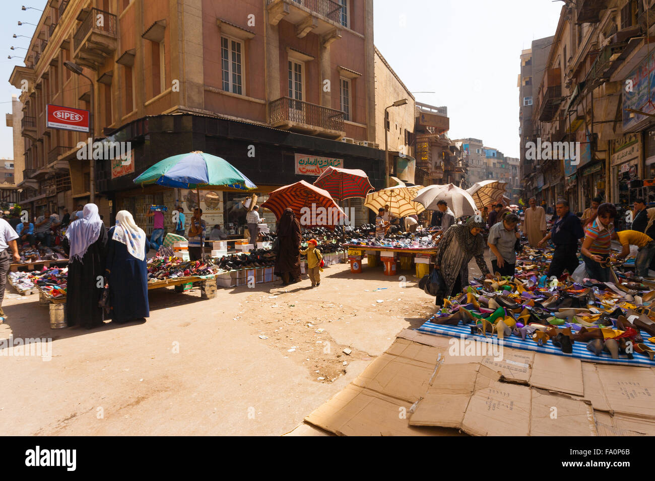Old cairo street shopping hi-res stock photography and images - Alamy