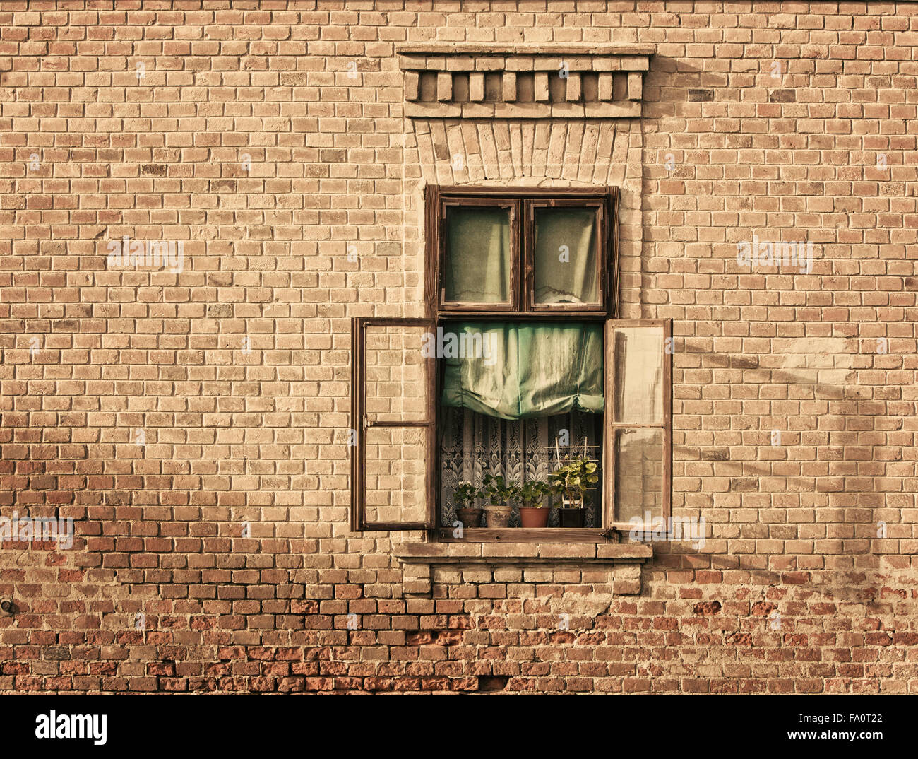Old vintage window hi-res stock photography and images - Alamy