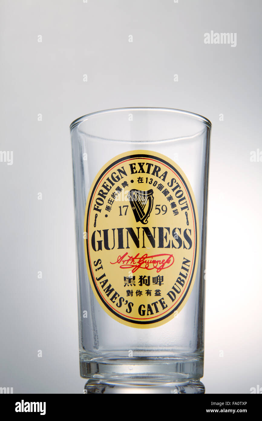 Empty guinness glass hi-res stock photography and images - Alamy
