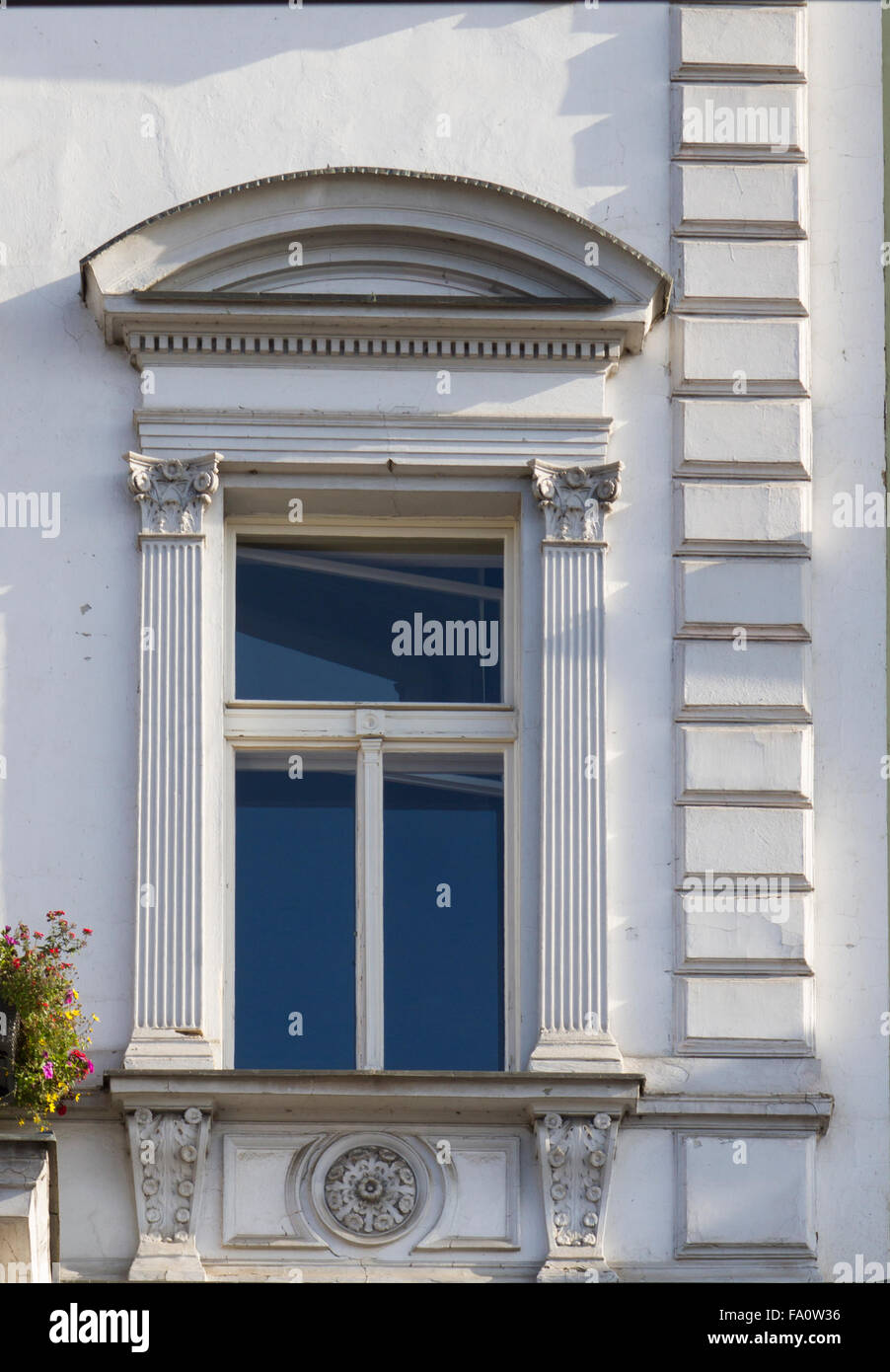 Baroque window architecture art hi-res stock photography and images - Alamy