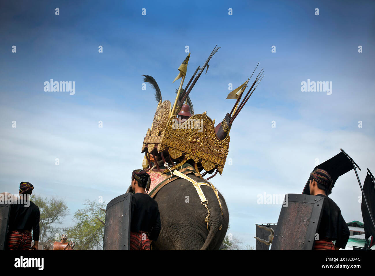 Ancient war elephant battles hi-res stock photography and images - Alamy