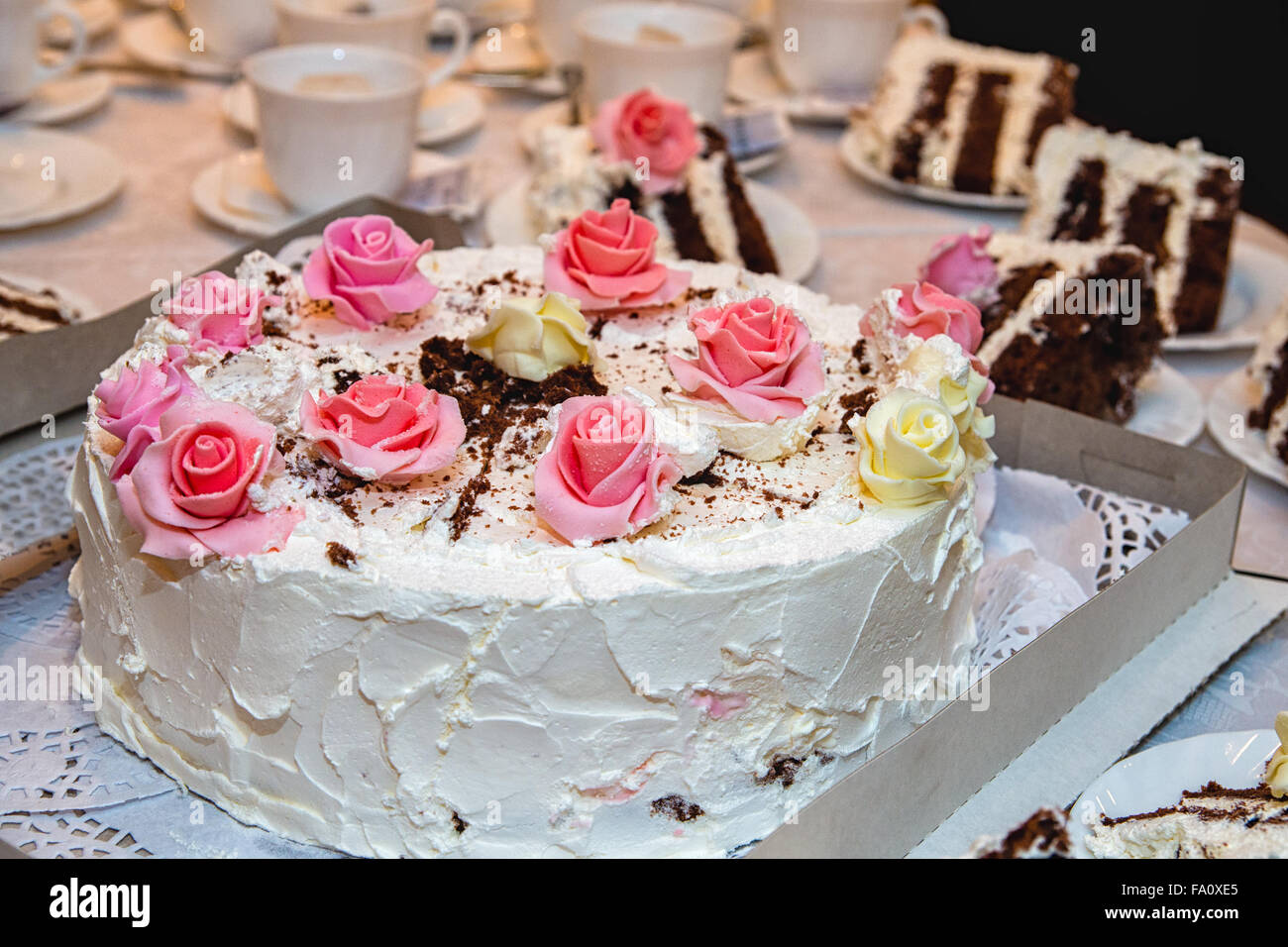 Cake decorated with roses Stock Photo - Alamy