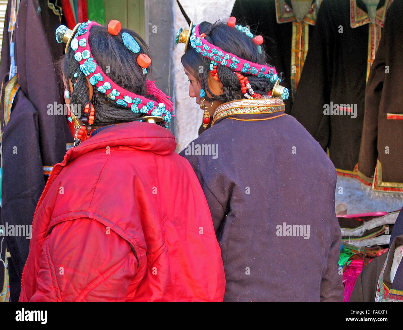 Tibetan girl traditional headdresses Stock Photo - Alamy