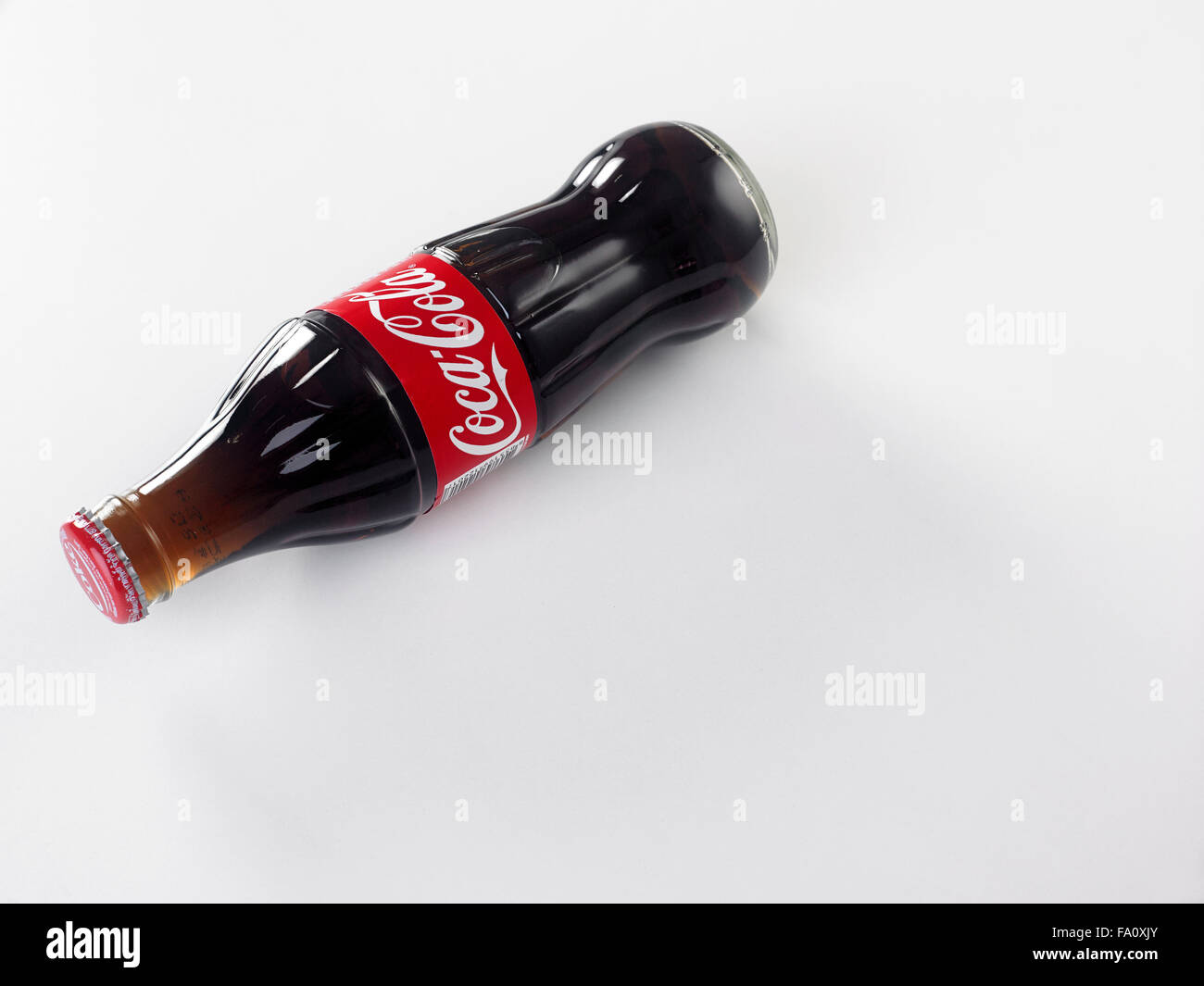 Coca cola bottle plastic lid hi-res stock photography and images - Alamy