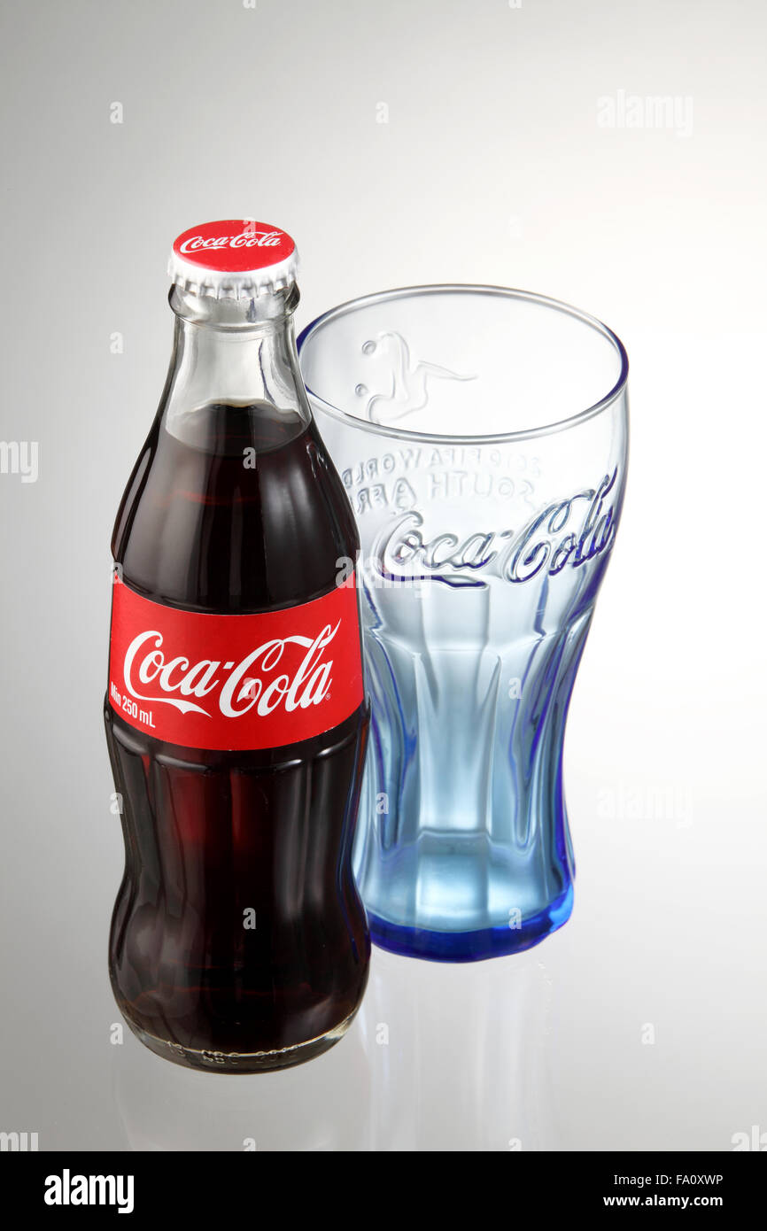 Coca cola glassware hi-res stock photography and images - Alamy