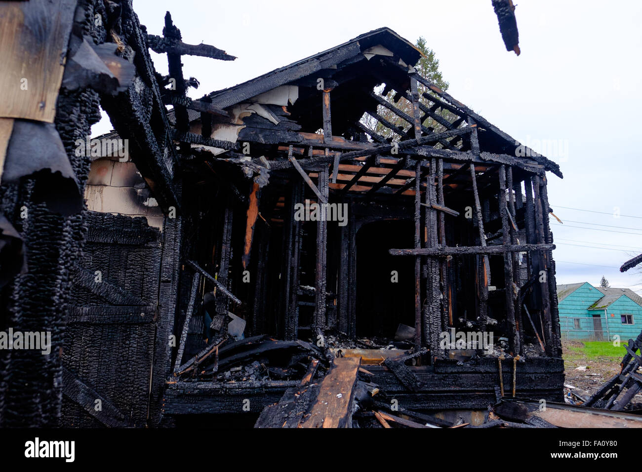 Burned house hi-res stock photography and images - Alamy
