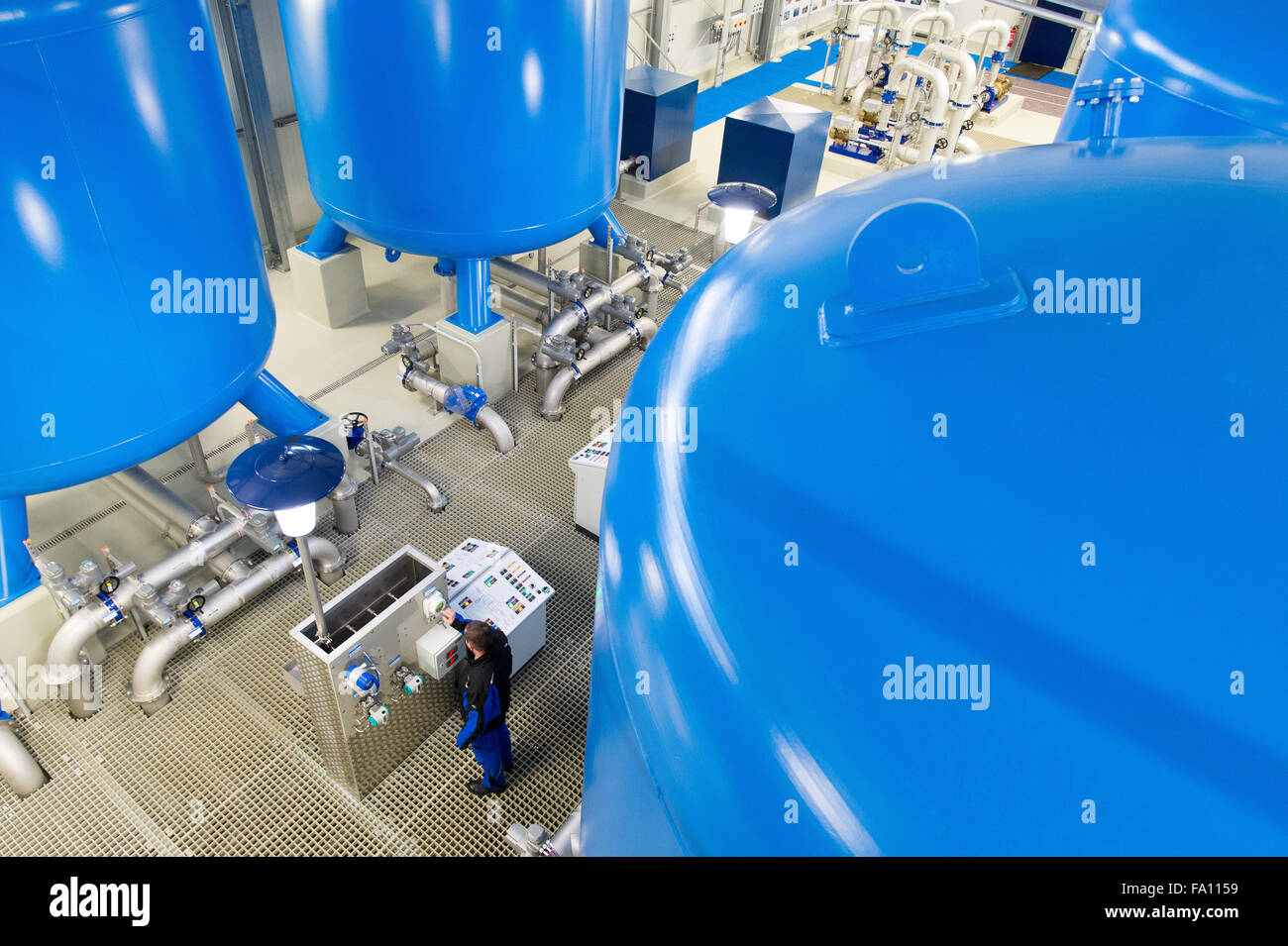 Jessen, Germany. 18th Dec, 2015. View of the filter hall in the new ...