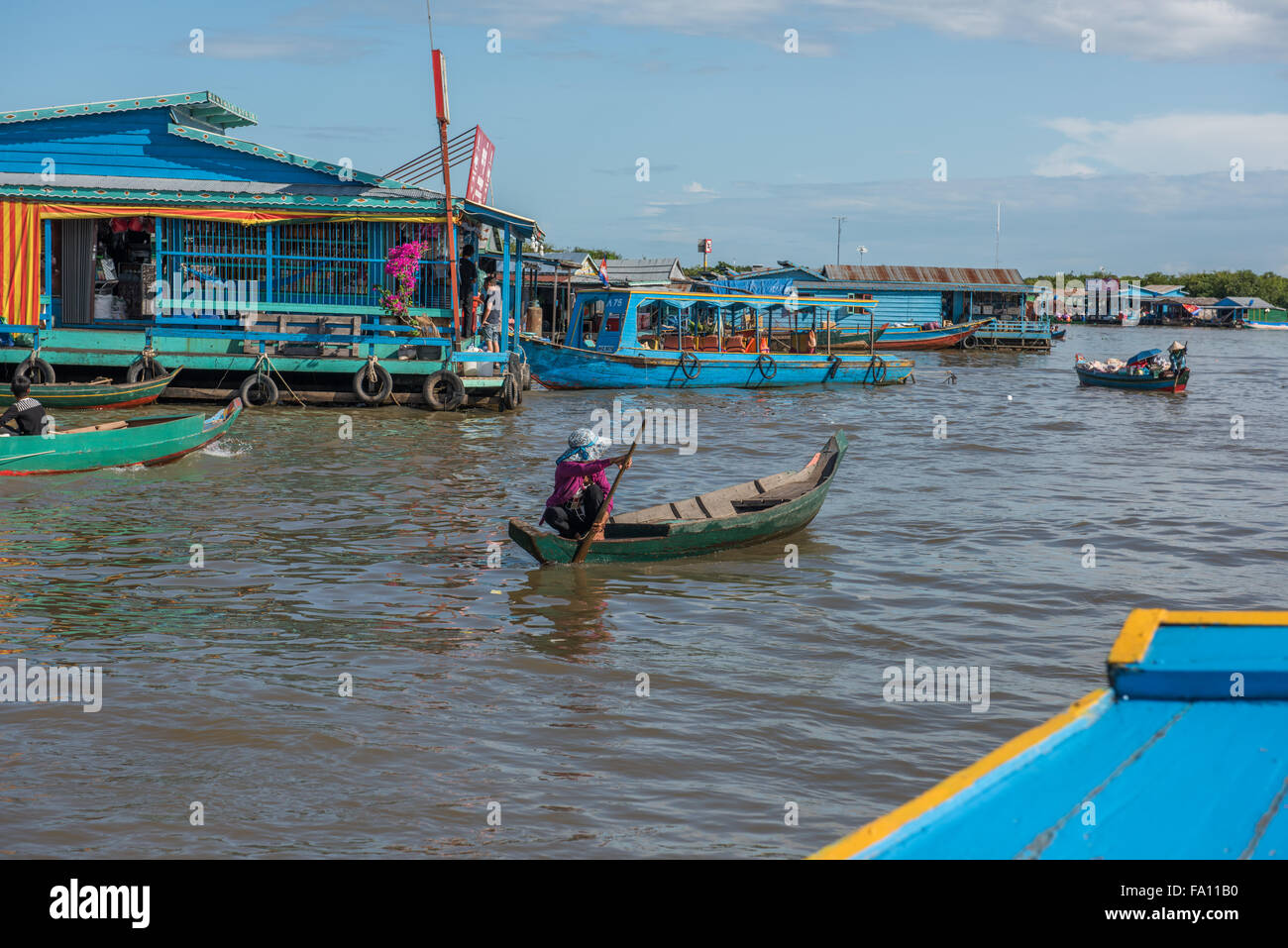 Floating Shops and Residences Stock Photo - Alamy