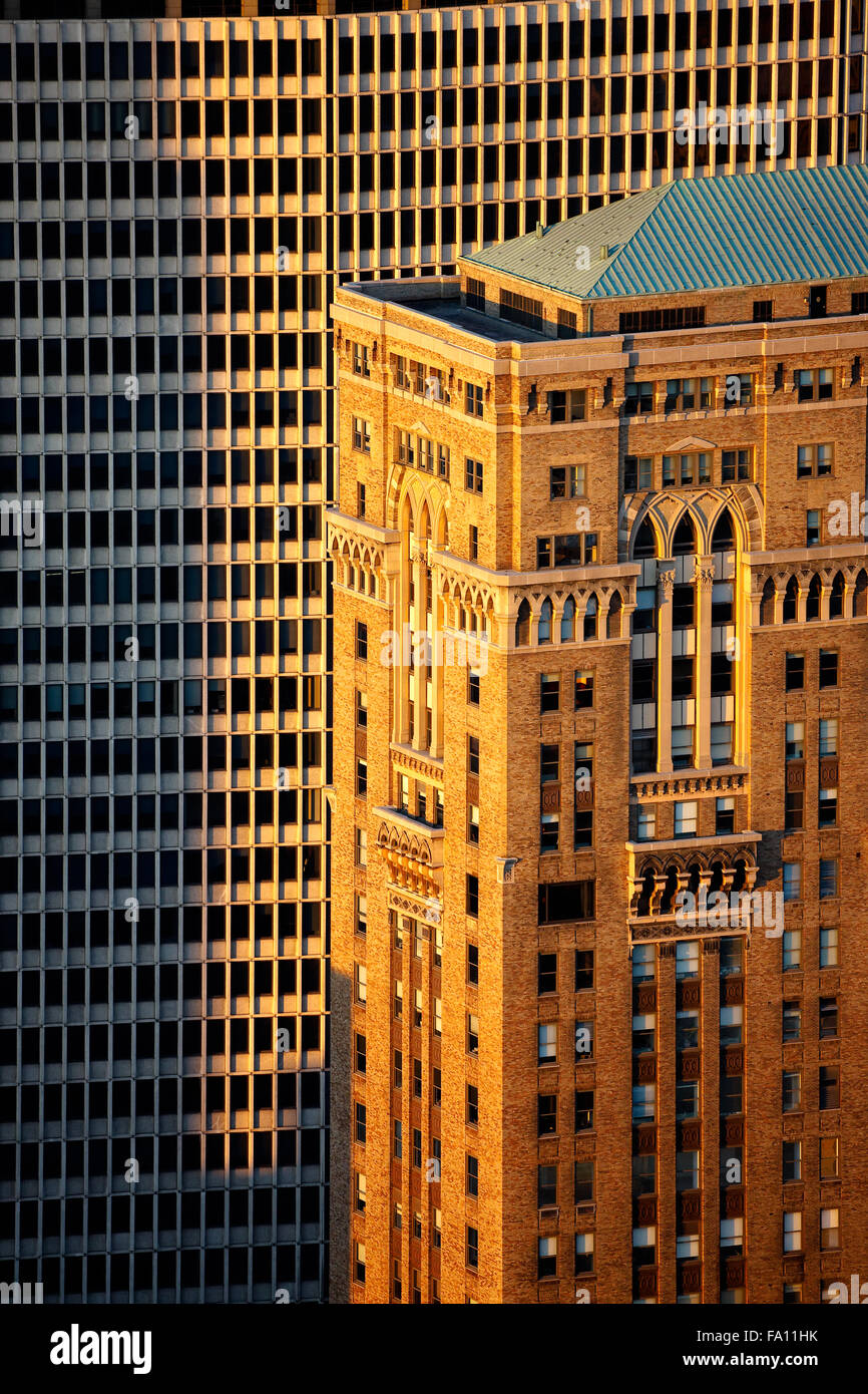 Aerial view of Neo-gothic Lincoln Building at sunset contrasts with ...