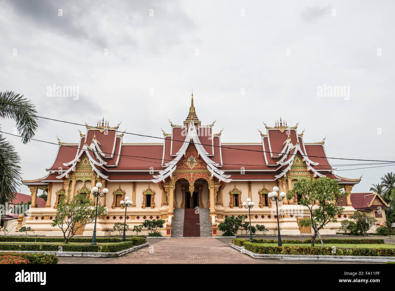 That luang complex hi-res stock photography and images - Alamy