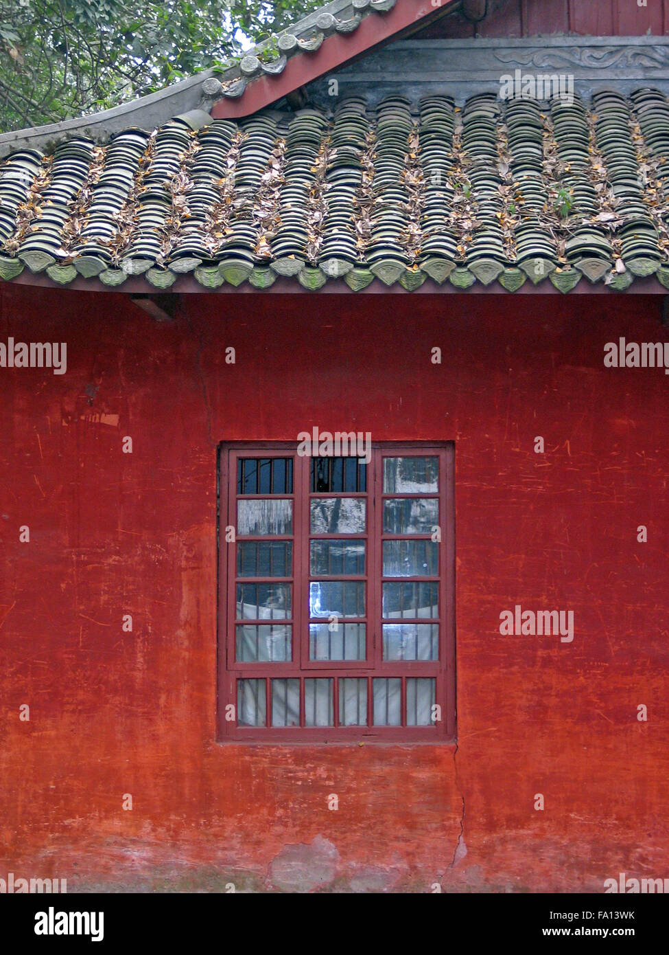 Old Chinese red building window Stock Photo - Alamy
