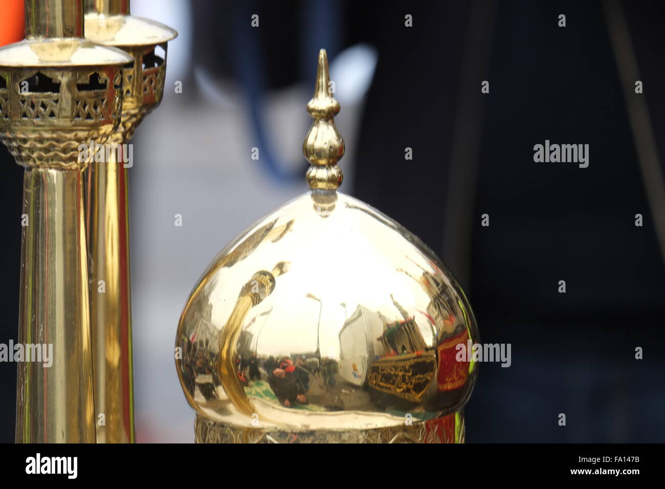 Shia mosque london hi-res stock photography and images - Alamy