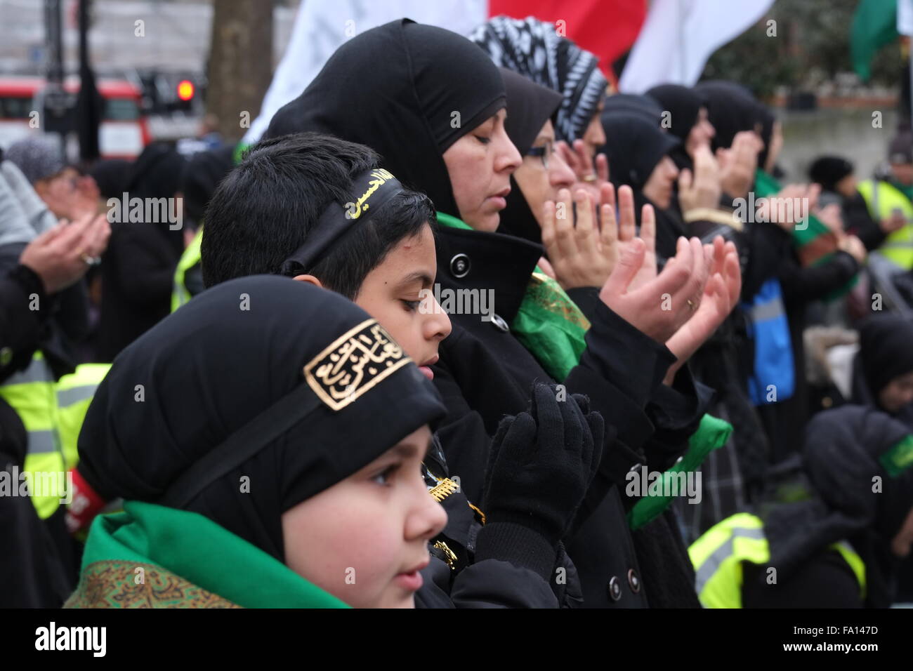 Shia mosque london hi-res stock photography and images - Alamy