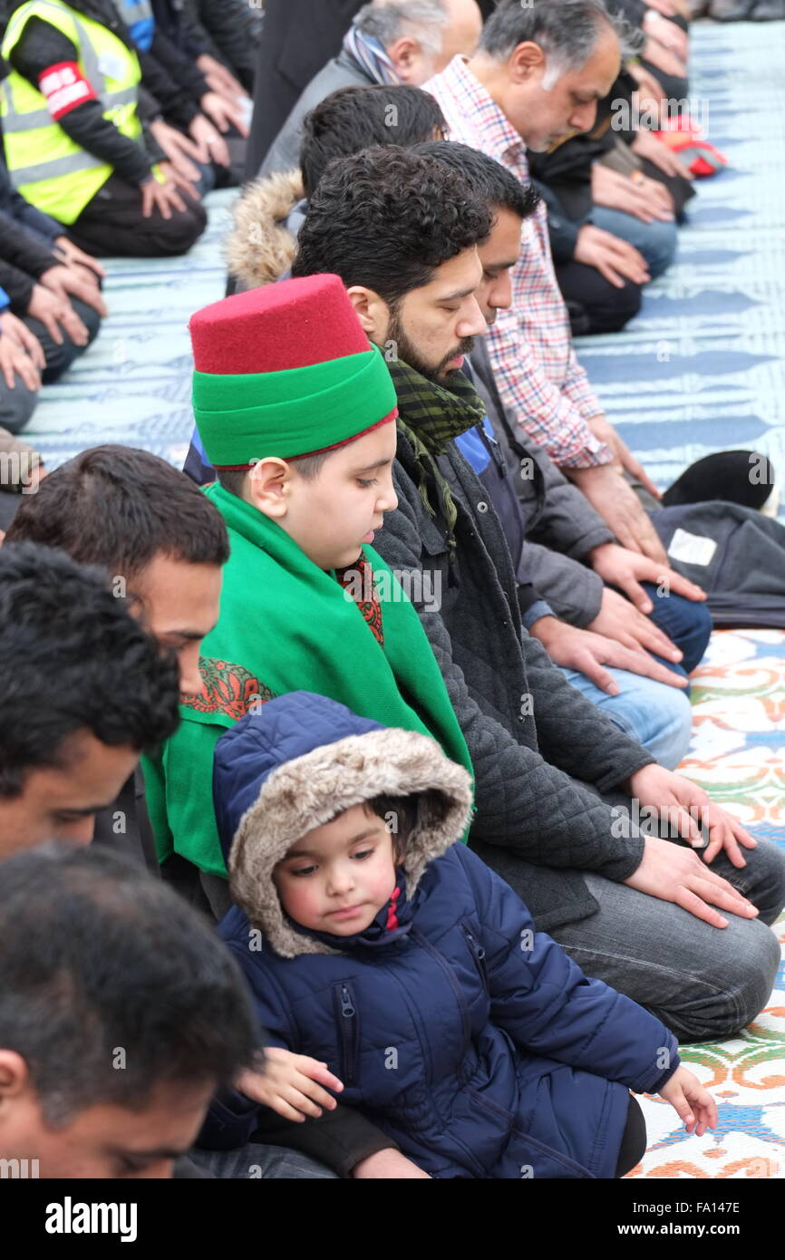 Shia mosque uk hi-res stock photography and images - Alamy