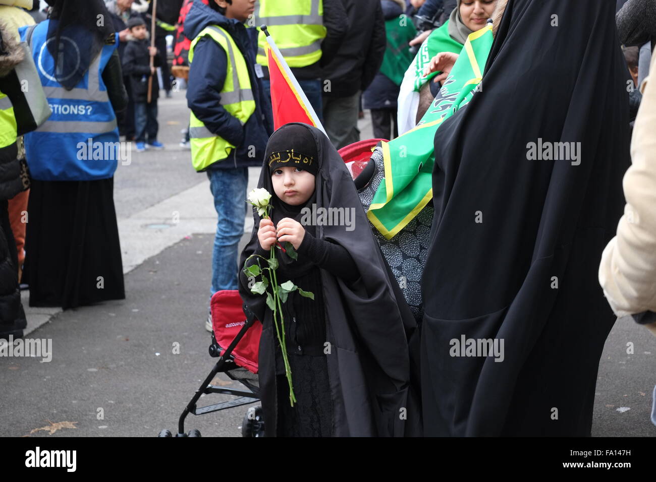 Shia mosque london hi-res stock photography and images - Alamy