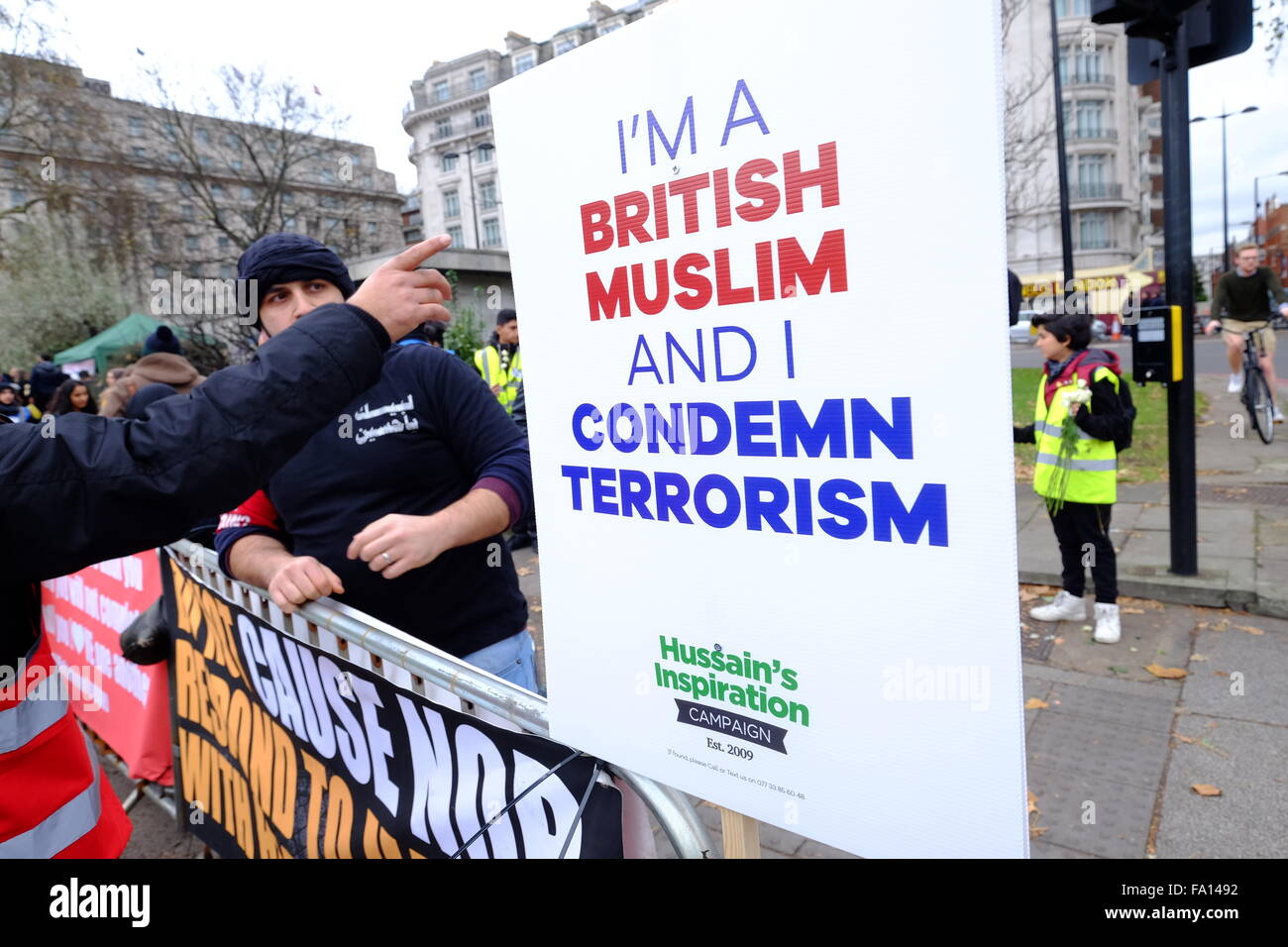 Shia mosque london hi-res stock photography and images - Alamy
