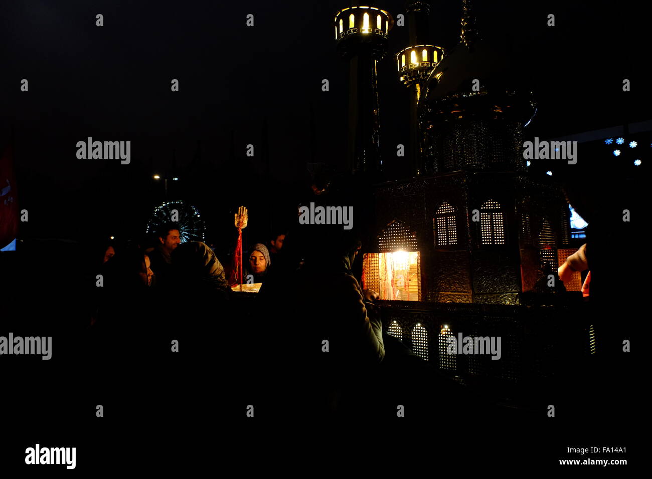 Shia mosque london hi-res stock photography and images - Alamy