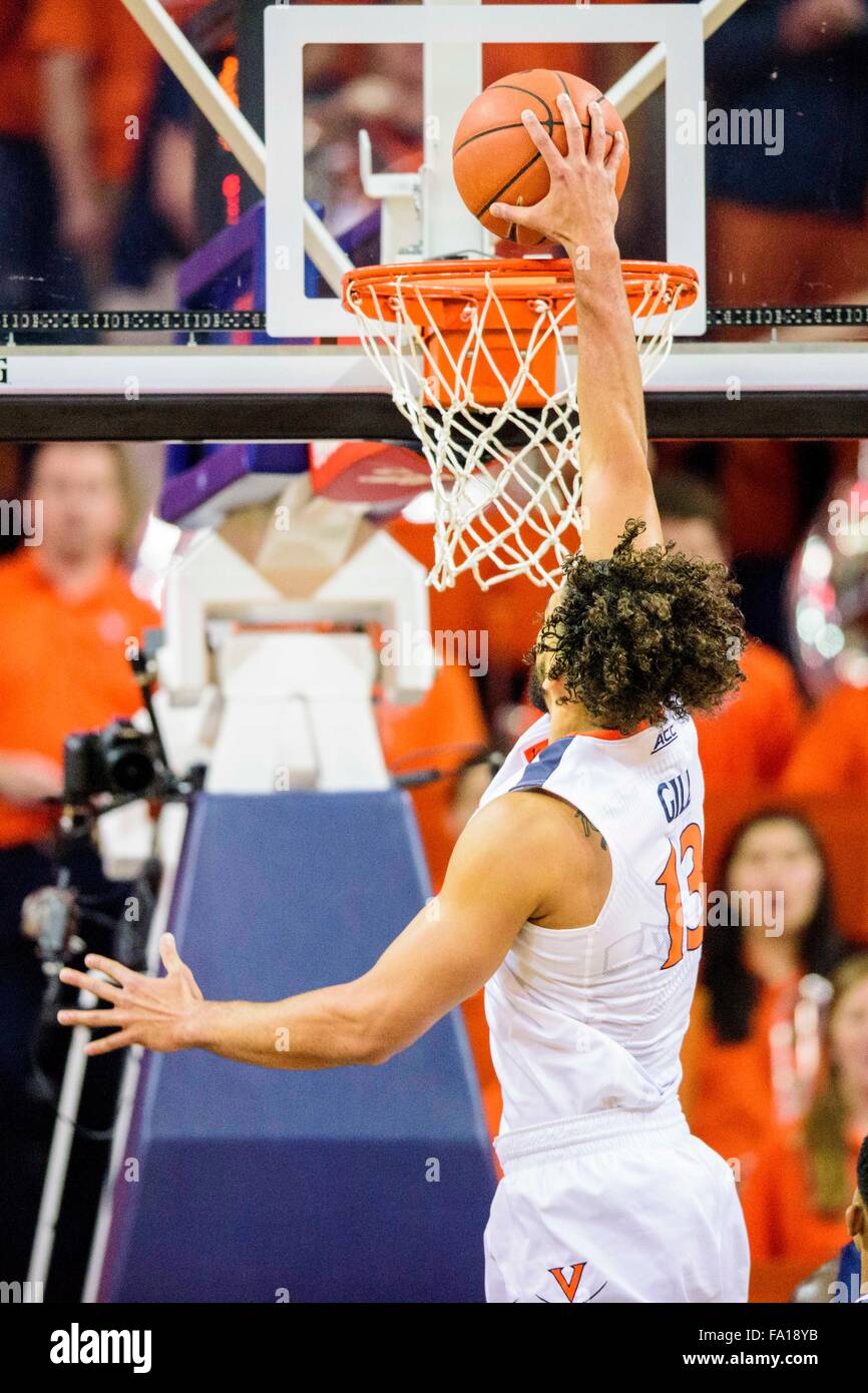 Virginia forward Anthony Gill (13) makes a dunk during the NCAA ...