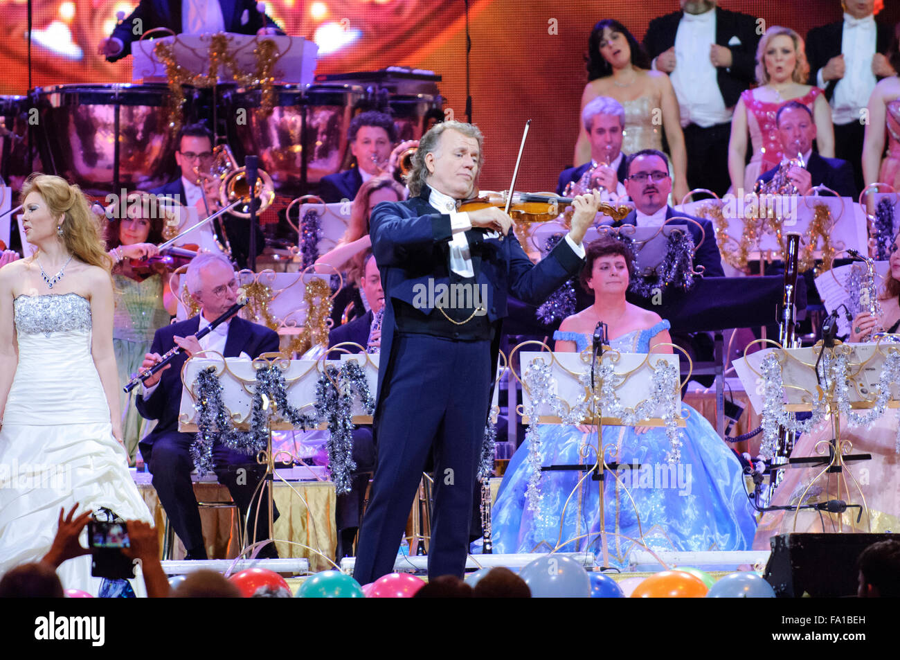 Johann strauss andre rieu orchestra hi-res stock photography and images ...