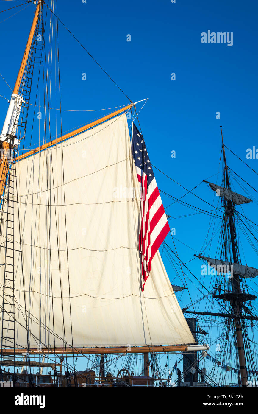 Rigging ship hi-res stock photography and images - Alamy
