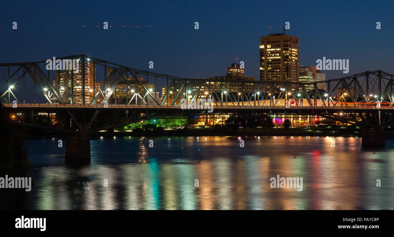 Alexandra rail and traffic bridge at night Stock Photo - Alamy