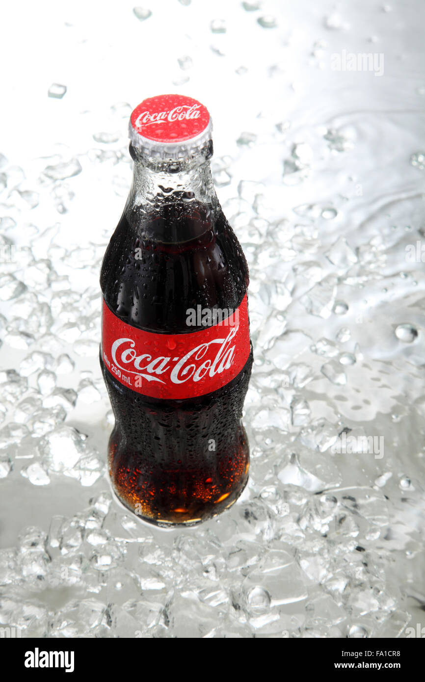Cola crushed ice bottle hi-res stock photography and images - Alamy