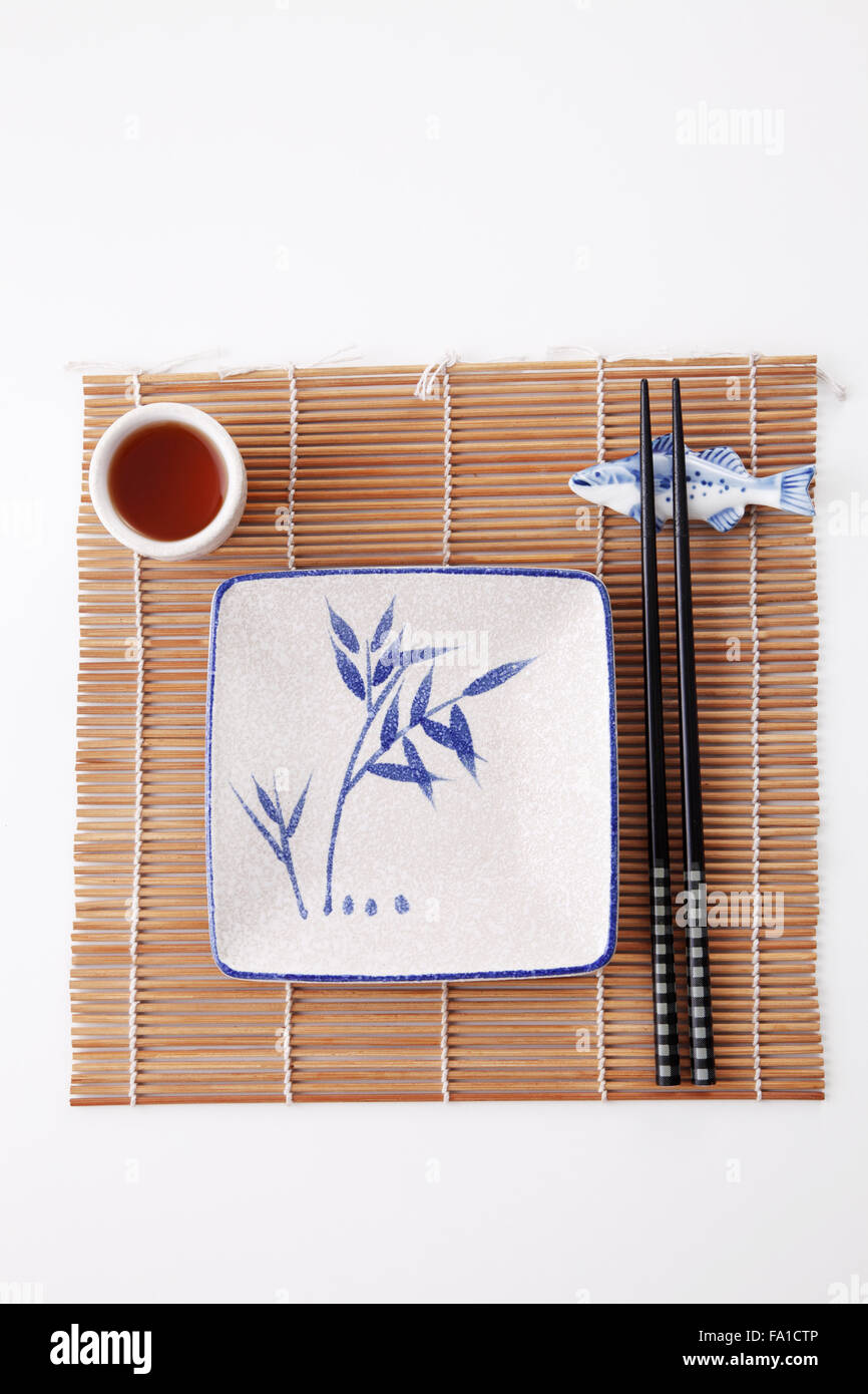 Empty wooden plate sushi hi-res stock photography and images - Alamy
