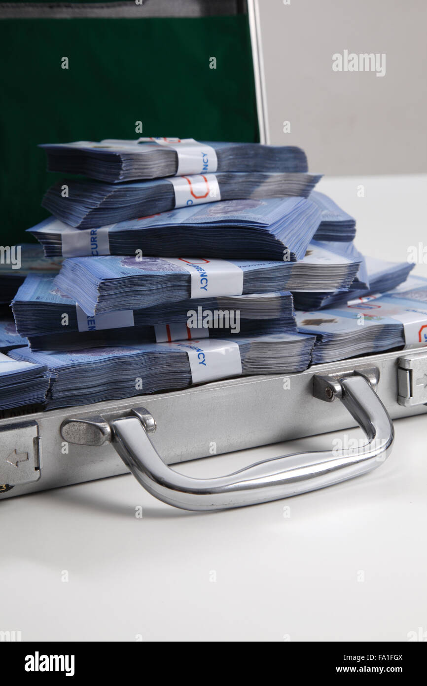 Full case hi-res stock photography and images - Alamy