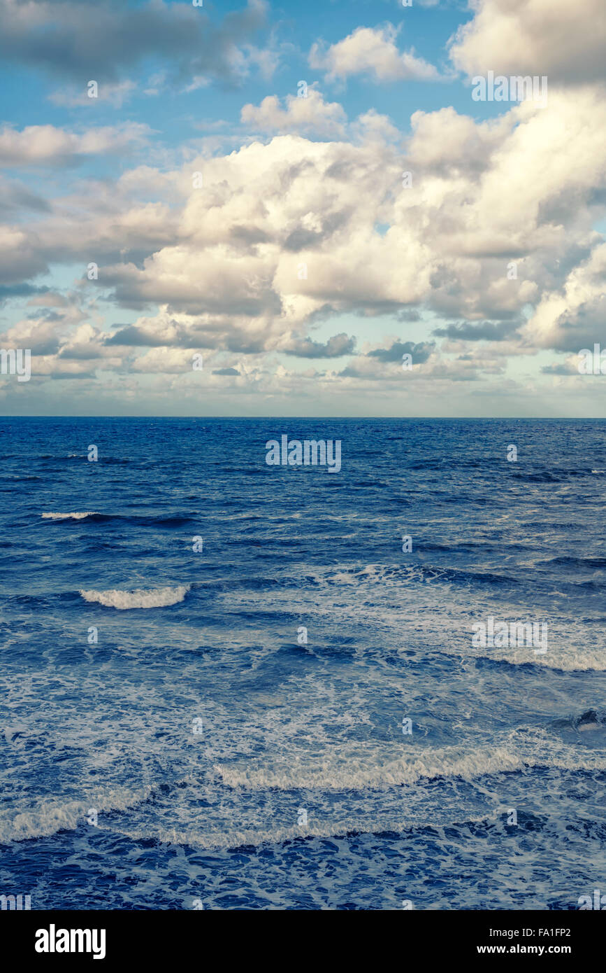 Ocean waves images hi-res stock photography and images - Alamy