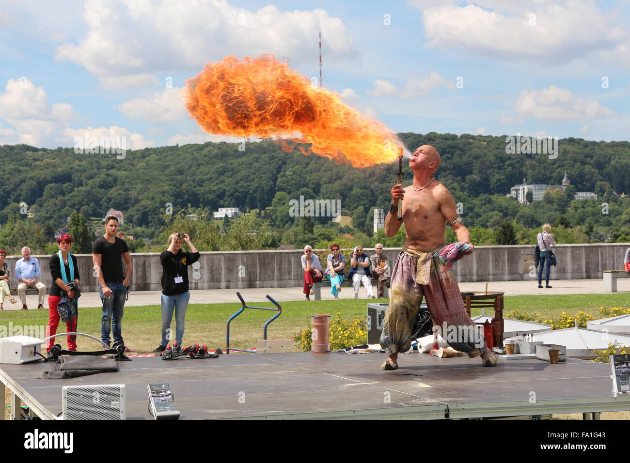 Fire artist hi-res stock photography and images - Alamy