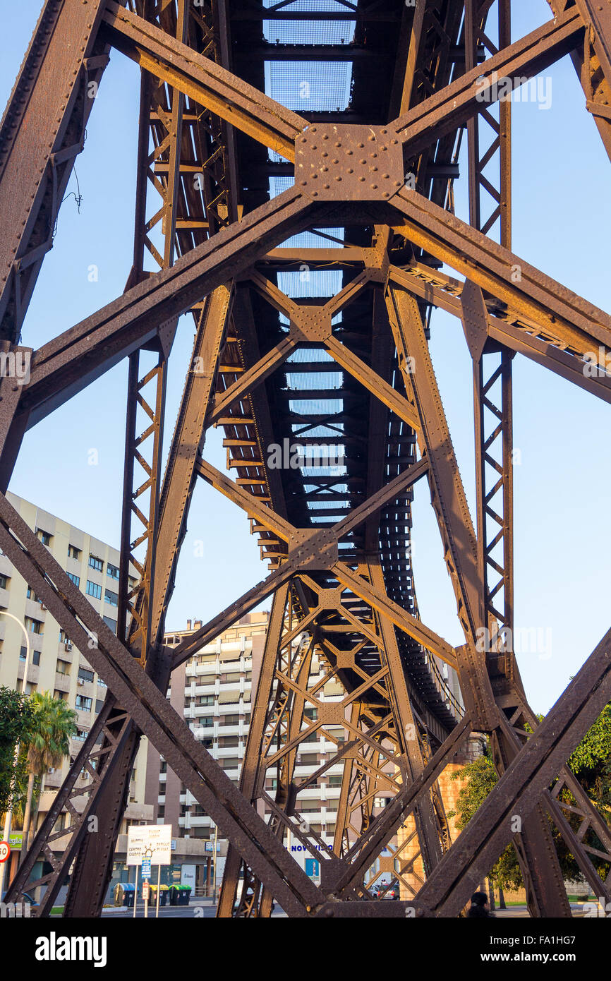 Iron structure hi-res stock photography and images - Alamy