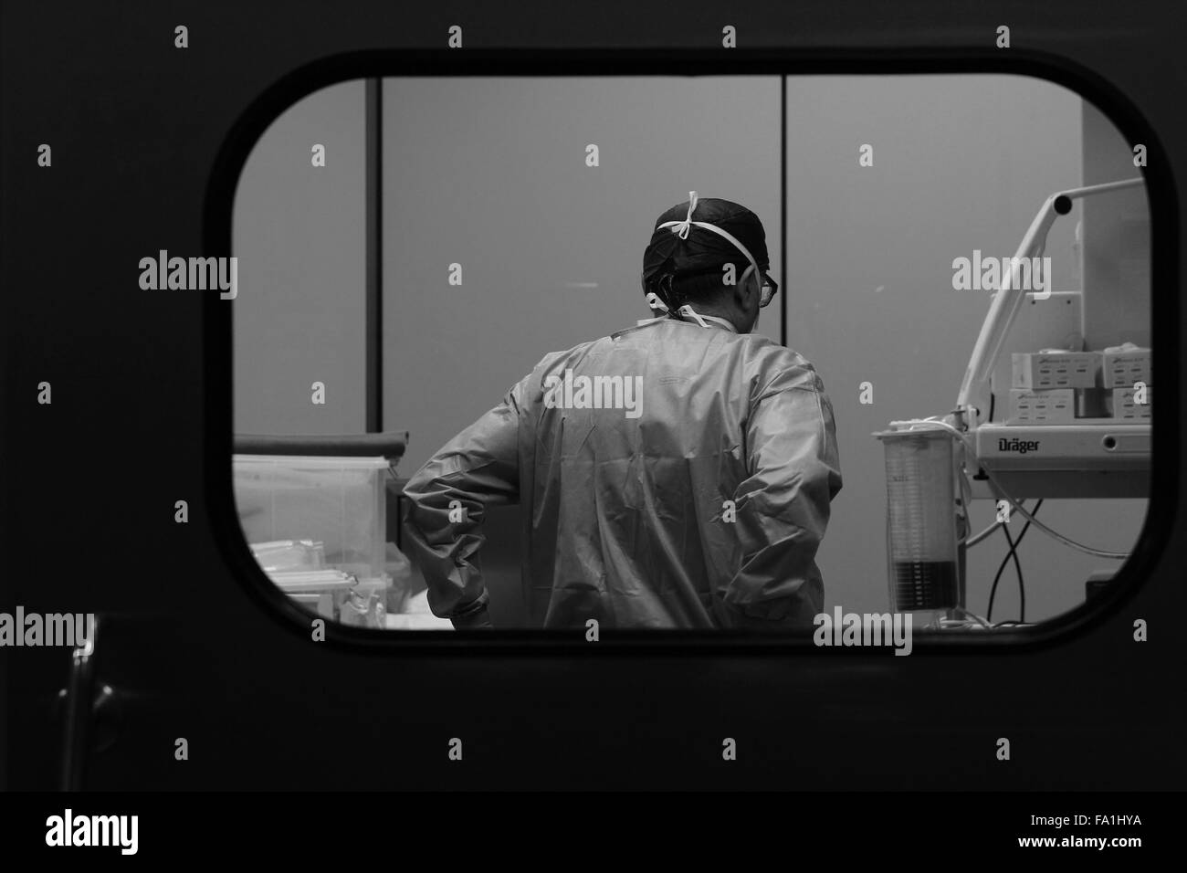 Operating theatre hi-res stock photography and images - Alamy