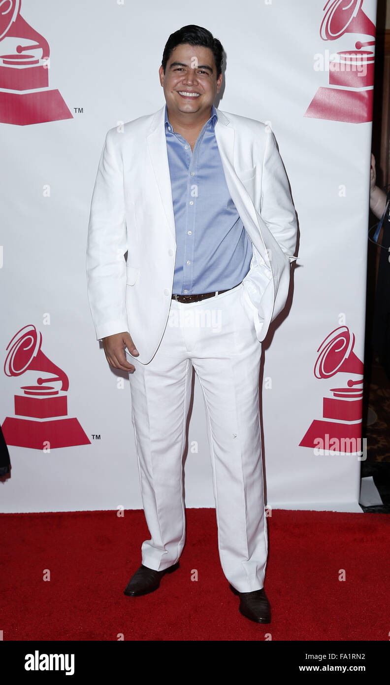 2015 Latin Person of the Year Gala Celebrates Roberto Carlos at ...