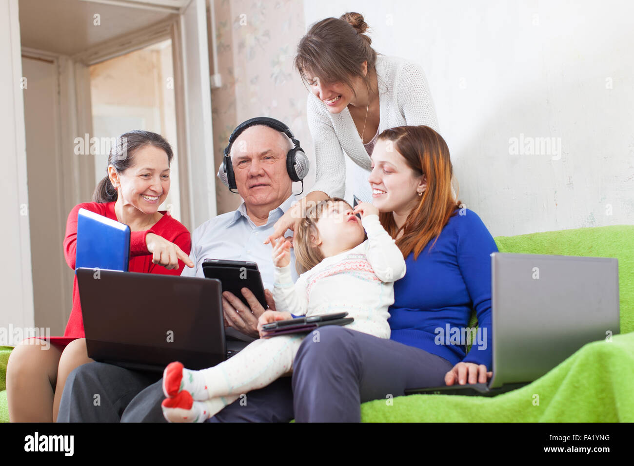 Electronic communication devices hi-res stock photography and images ...