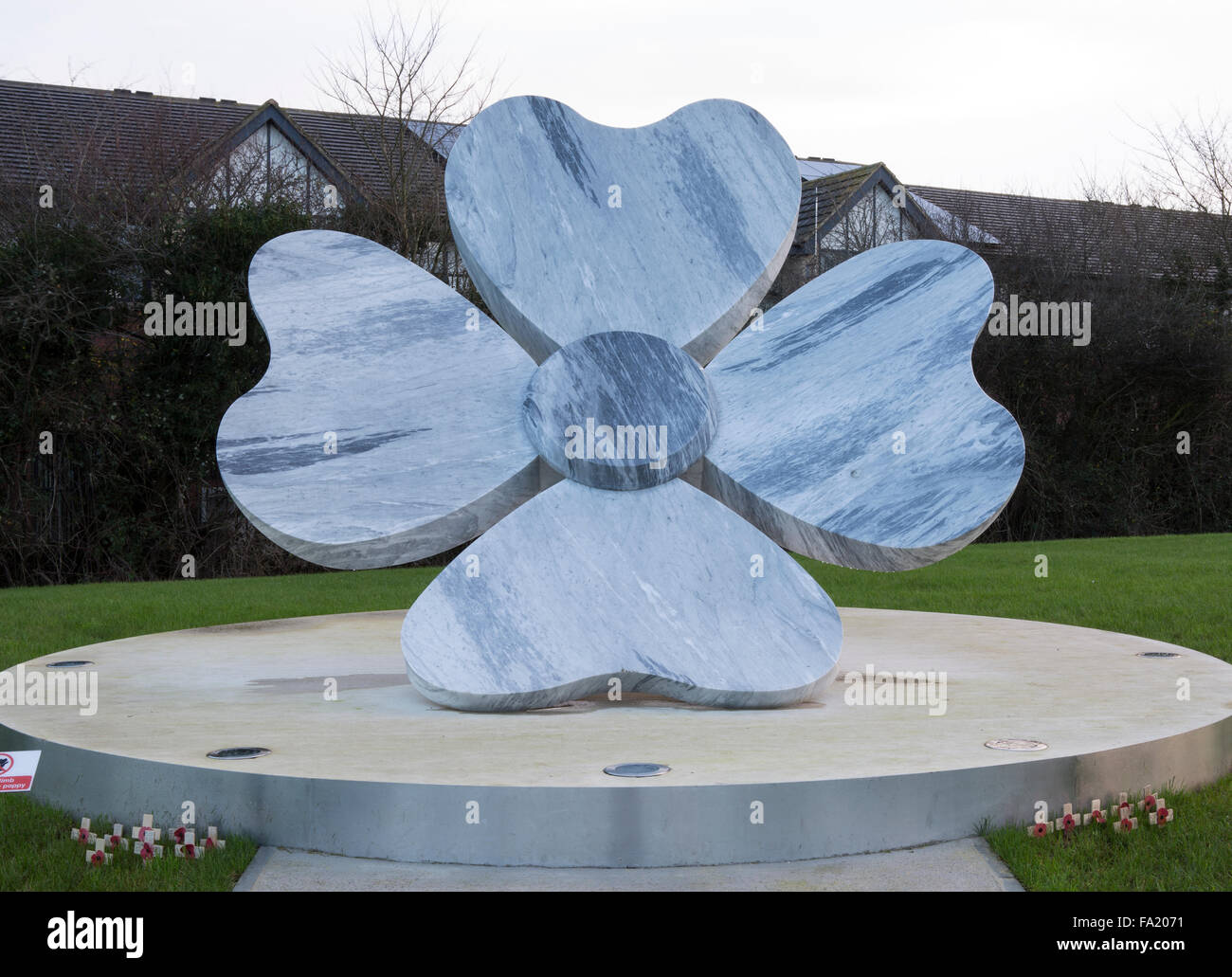 "Forever" marble poppy sculpture, Marlowe Way, Royal Wootton Bassett By ...