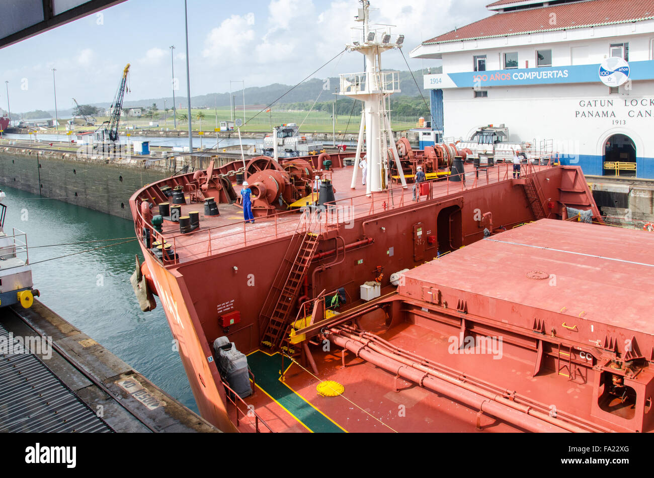 Ship Passing Through Gatun Locks, Panama Canal. Panama Stock Photo - Alamy