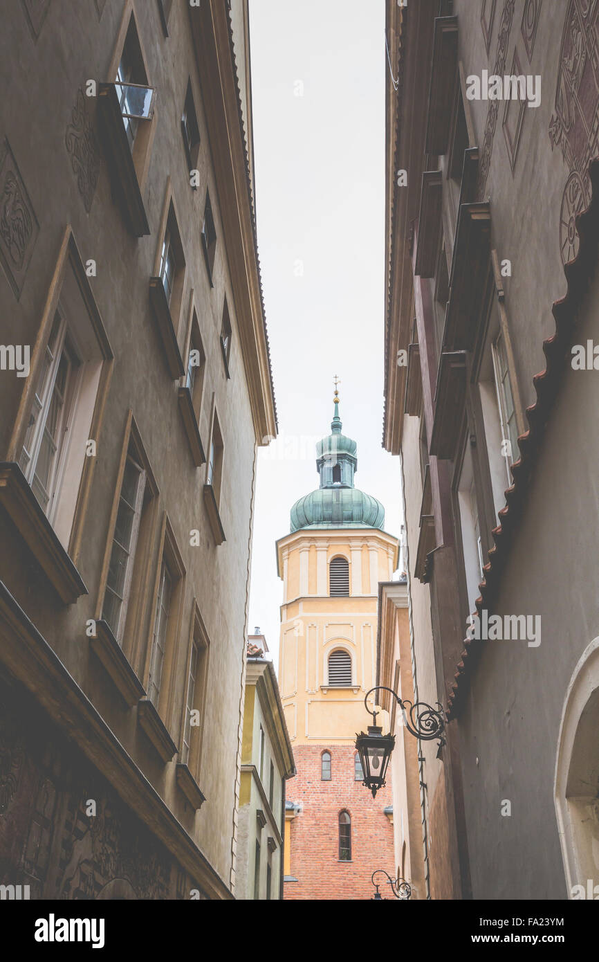 Street in the old town of Warsaw - capital city of Poland Stock Photo ...