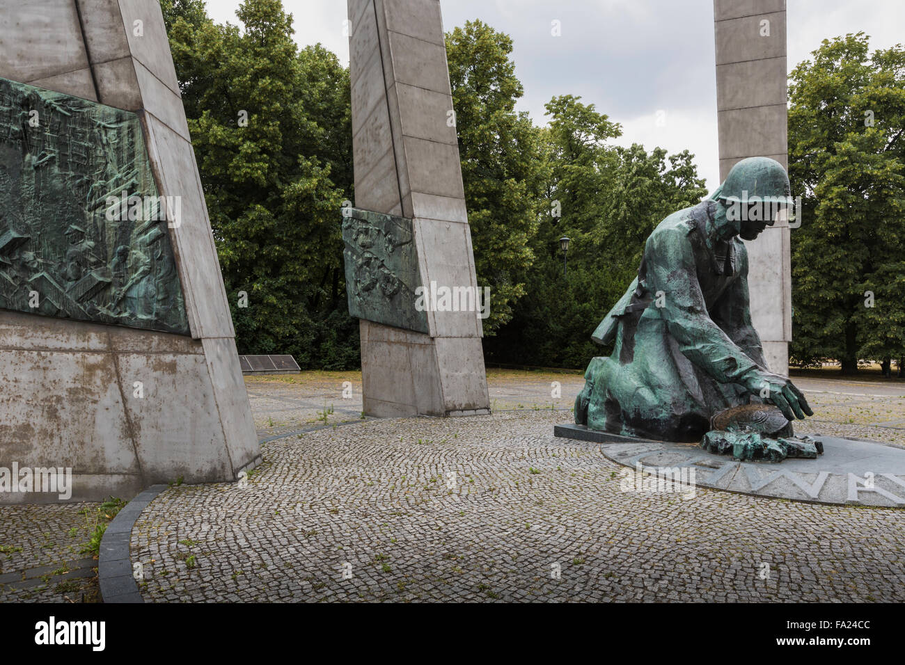 Monument in Warsaw, Poland Stock Photo - Alamy