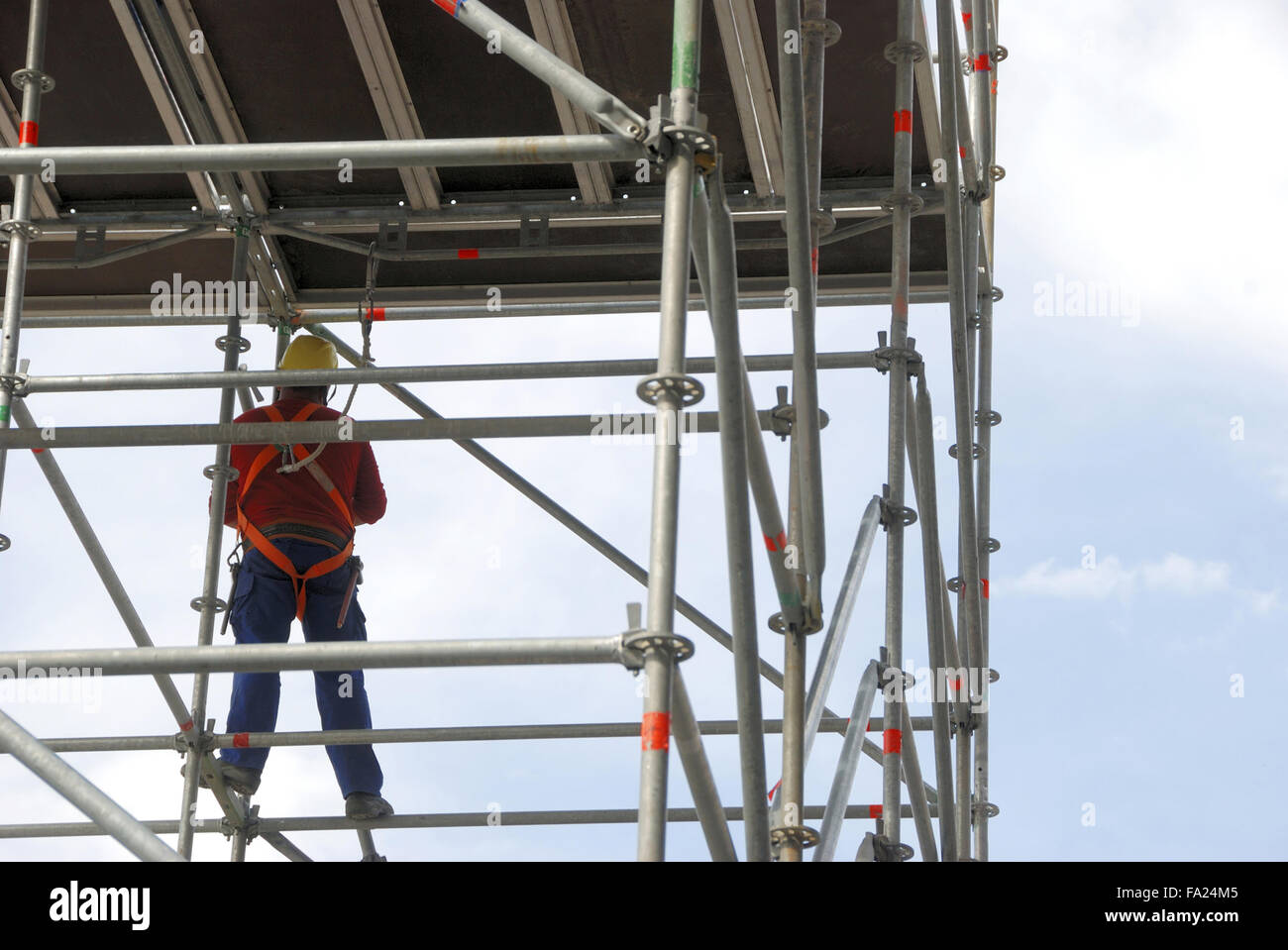Safety scaffold hi-res stock photography and images - Alamy