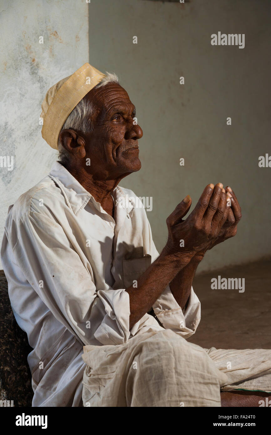 Old mature aged indian male hi-res stock photography and images - Alamy