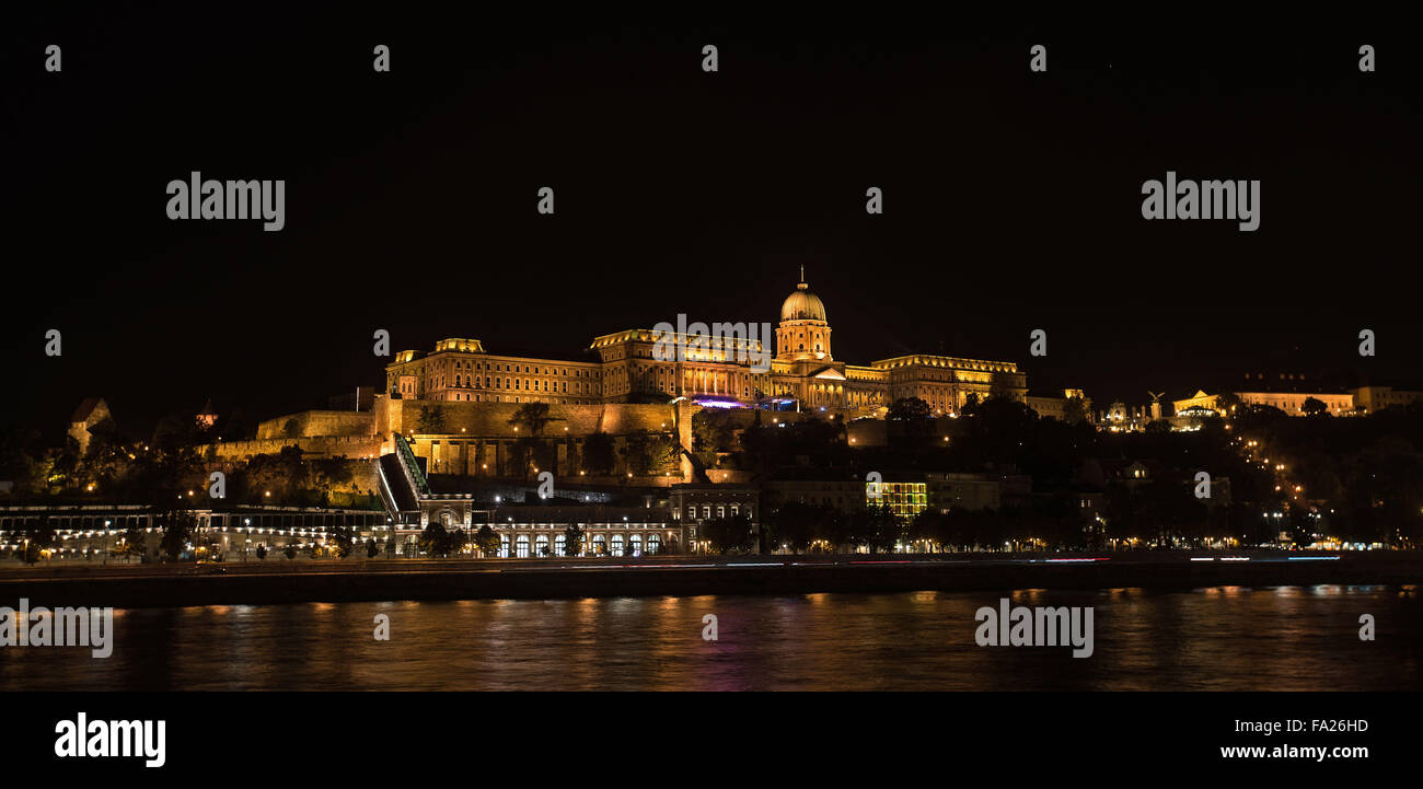 Burnt out hotel hi-res stock photography and images - Alamy