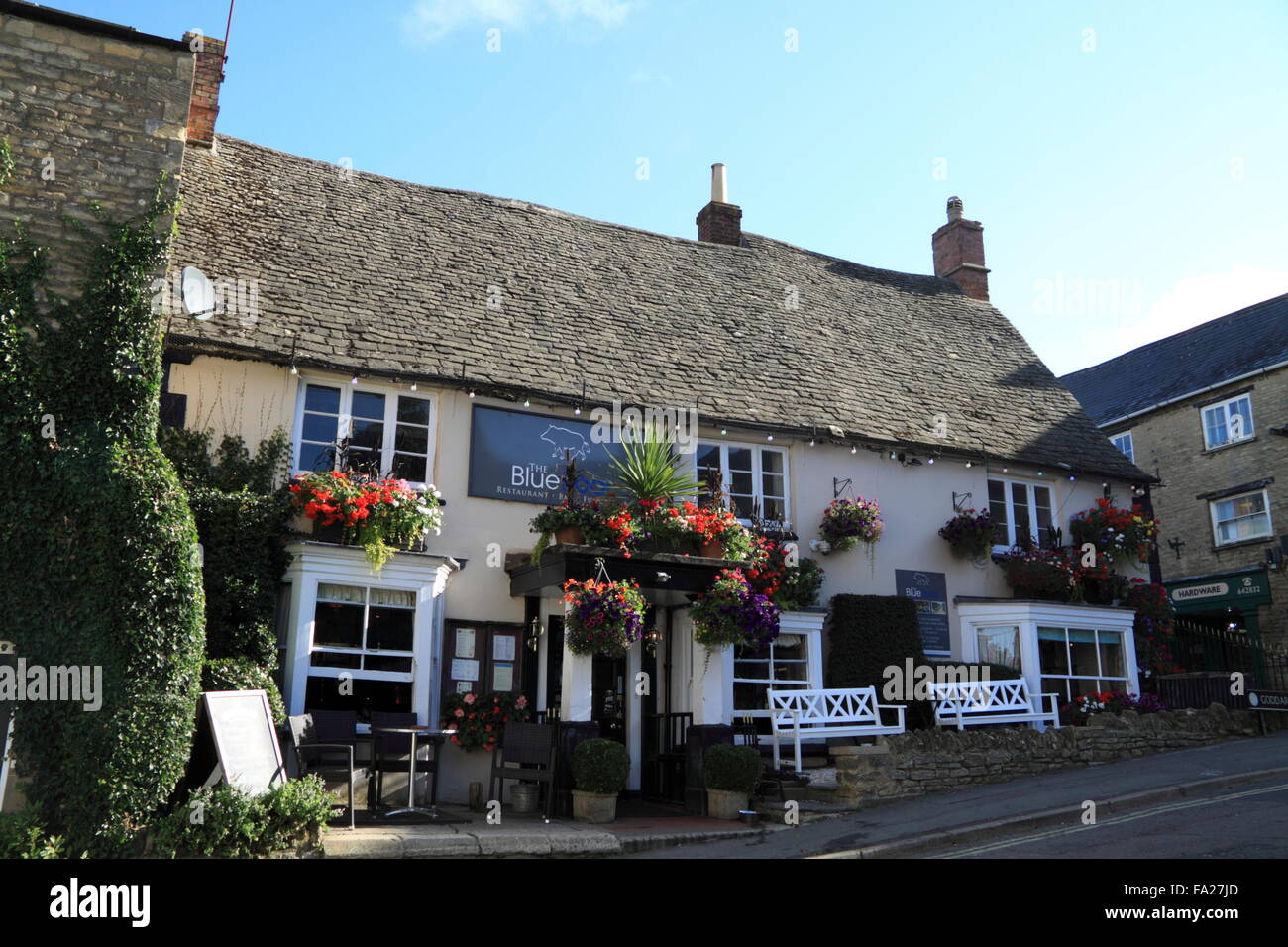 Blue boar inn hi-res stock photography and images - Alamy
