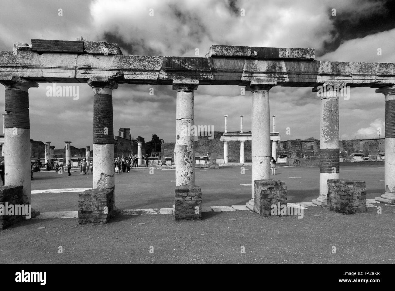 Columns at the forum in pompeii Black and White Stock Photos & Images ...
