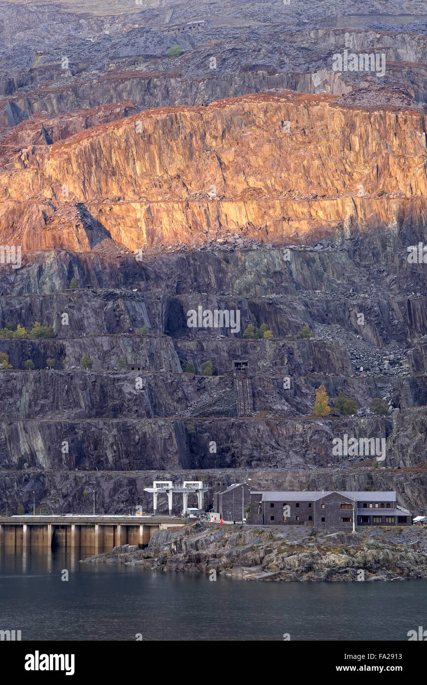 Llanberis abandoned slate quarries hi-res stock photography and images ...