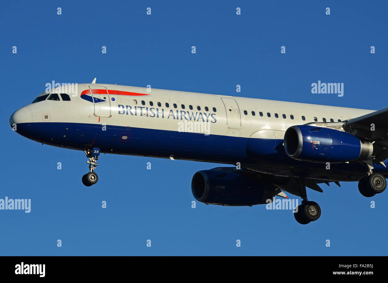 British Airways Airbus A321-231 - jet airliner plane G-EUXH landing at ...