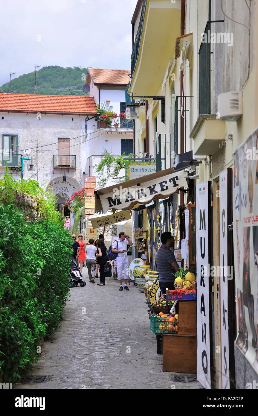 Shopping in ravello hi-res stock photography and images - Alamy