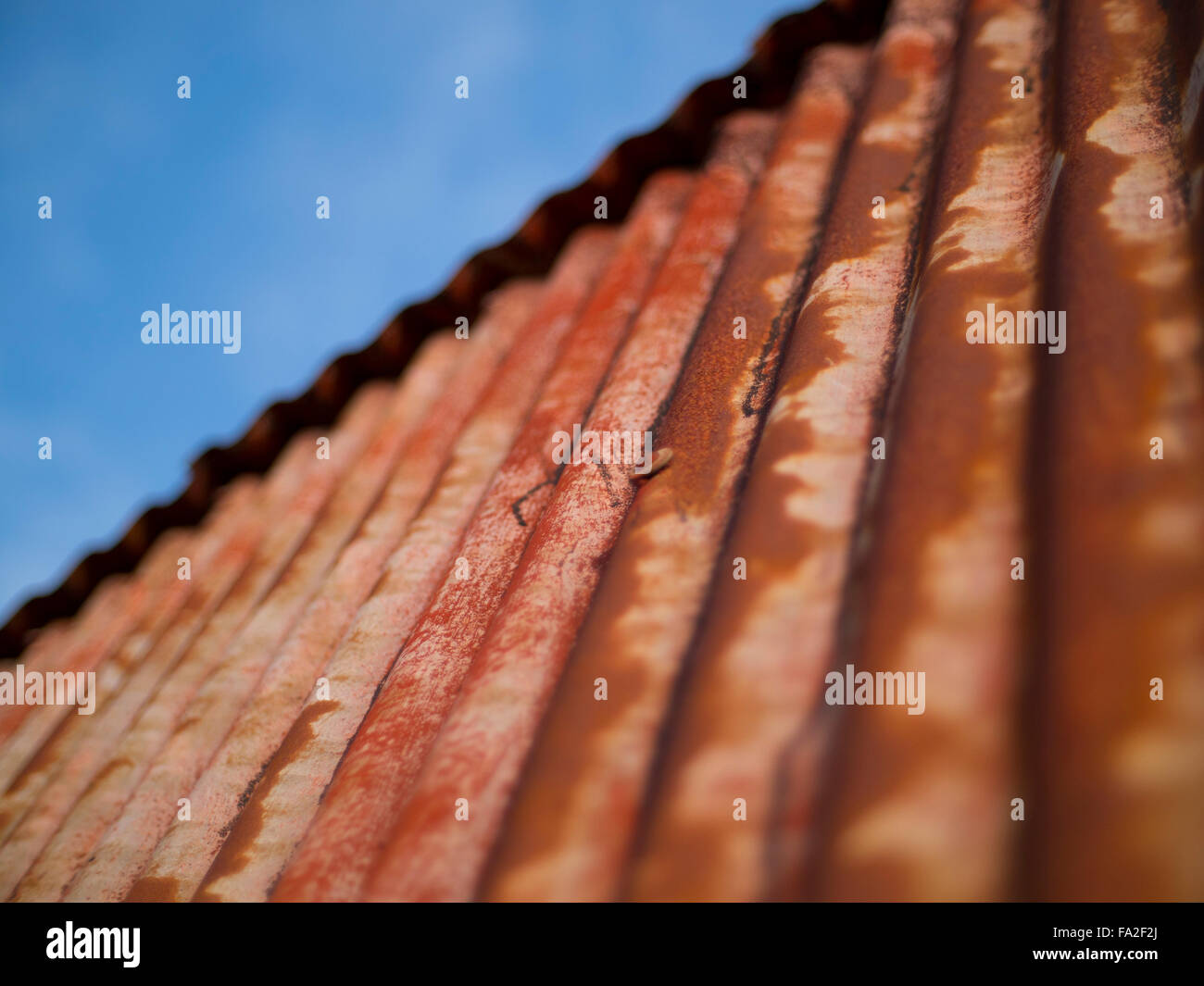 Rusty corrugated tin roof hi-res stock photography and images - Alamy